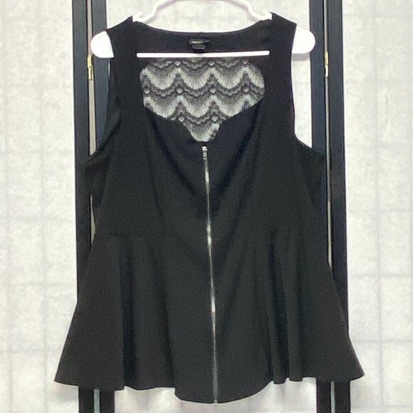 torrid | Tops | Torrid Sleeveless Sweetheart Neck Zip Front Lace Insert ...